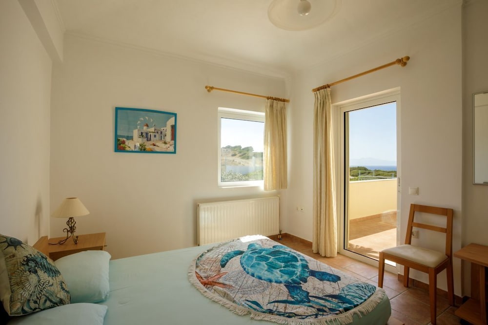 The Alexander Villa - Four Bedroom Villa, Sleeps 9 - Kymi-Aliveri | Vrbo