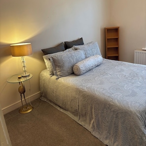 2 quartos, Wi-fi grátis, roupa de cama fornecida