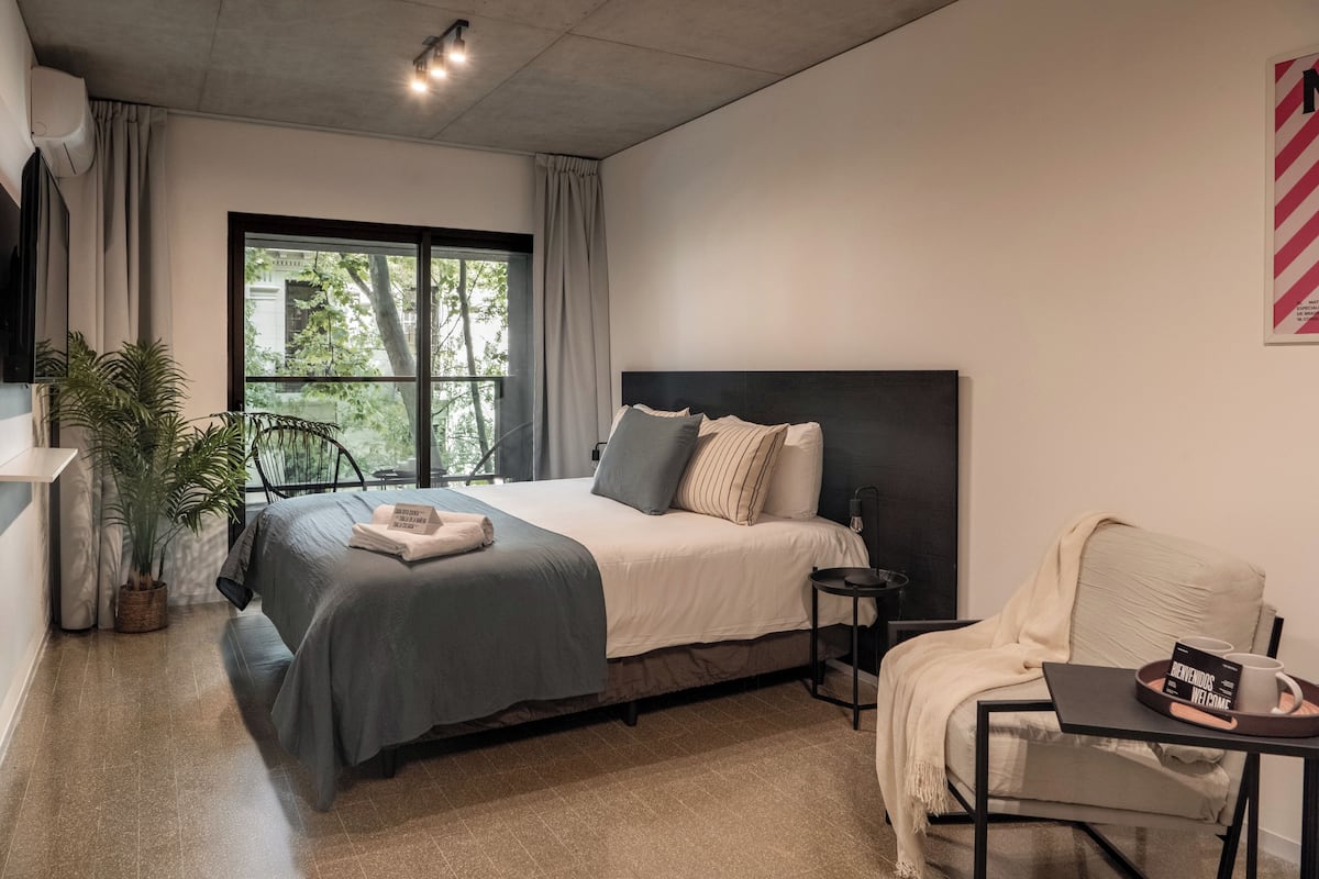 Estúdio | Cofres nos quartos, Wi-Fi de cortesia, roupa de cama