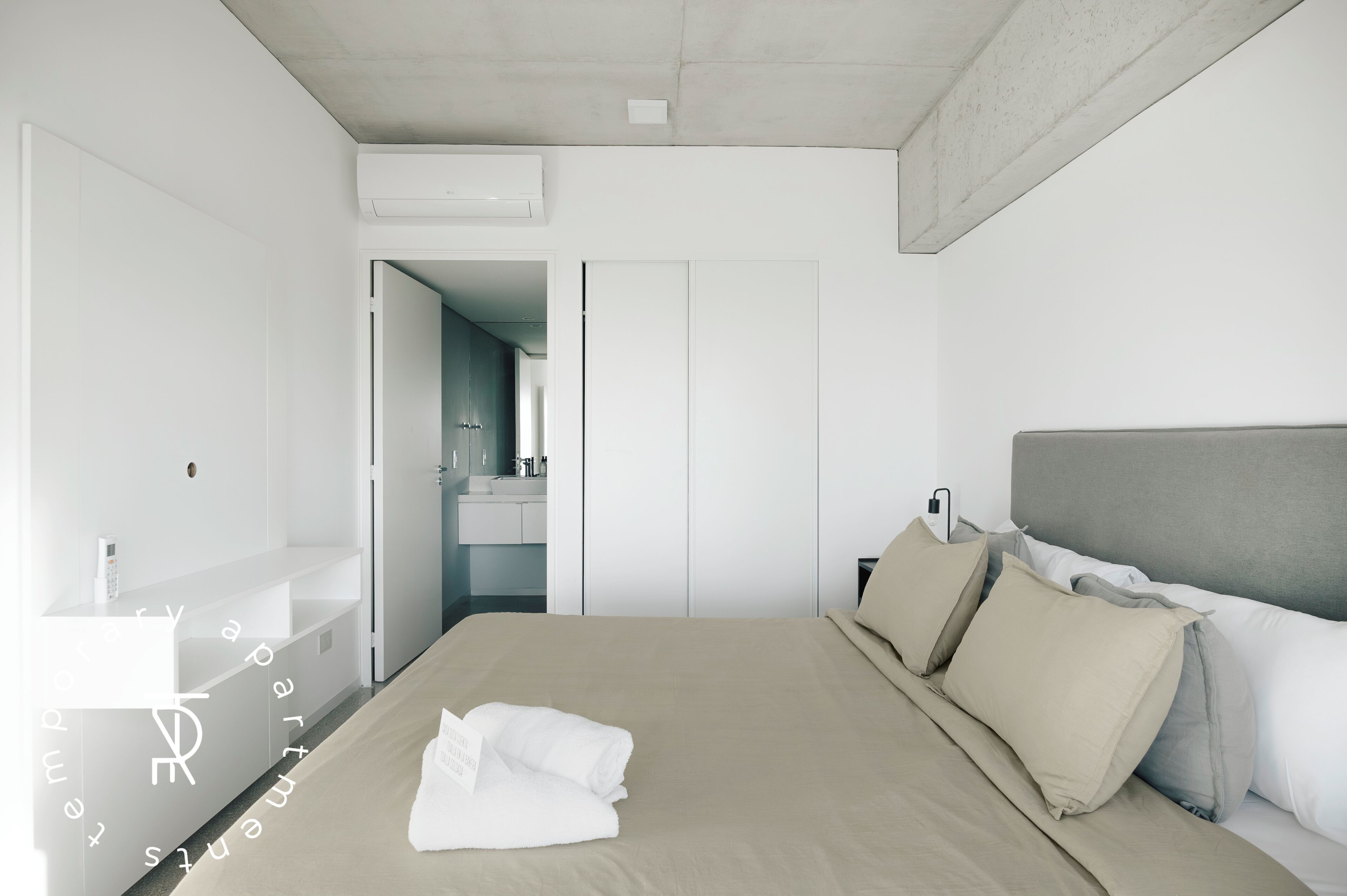Apartamento, 2 quartos (Plus) | Cofres nos quartos, Wi-Fi de cortesia, roupa de cama