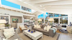 Hampton Cottage by HolidayCo. Reviews, Deals & Photos 2026 - Expedia