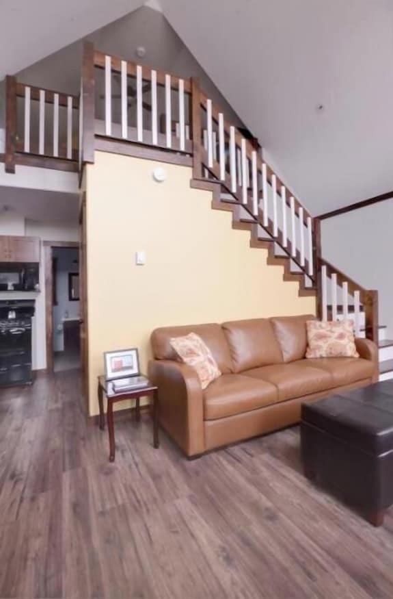 Two-bedroom Orange Chalet - Newfoundland and Labrador