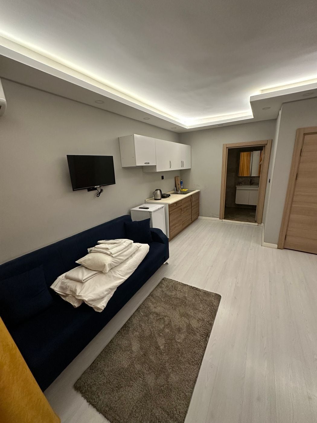 Suite-Estúdio Deluxe, varanda, Vista para a cidade | Secretária, secretária adequada para computadores portáteis 