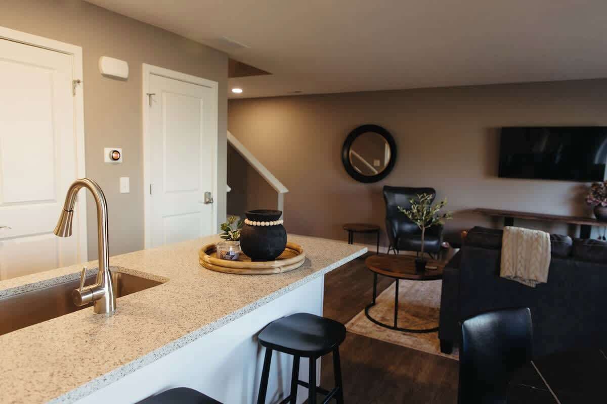 Stylish W. Omaha House. Shopping. King Suite. - Omaha, NE