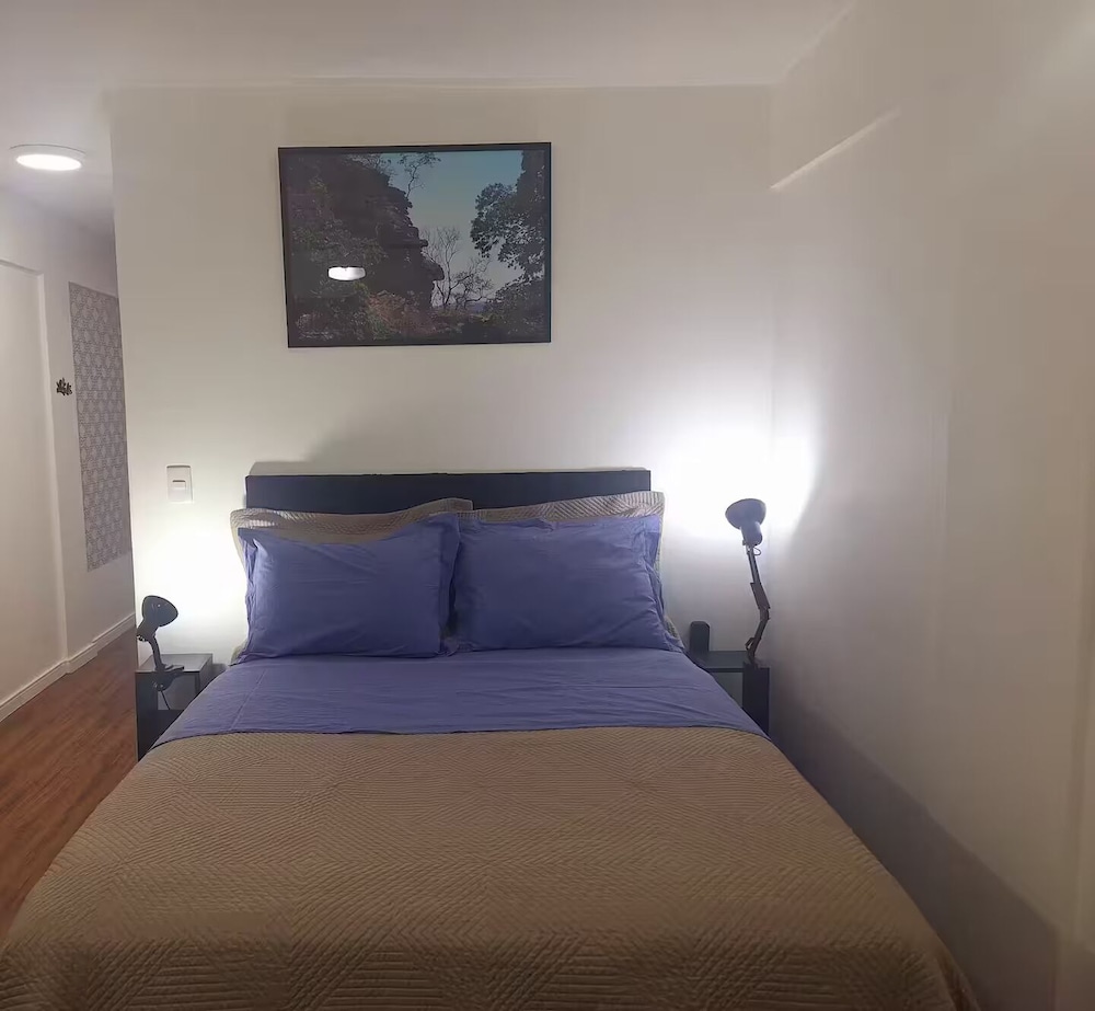 Studio Tipuana, balcony with hammock in Asa Norte - Brasília | Vrbo