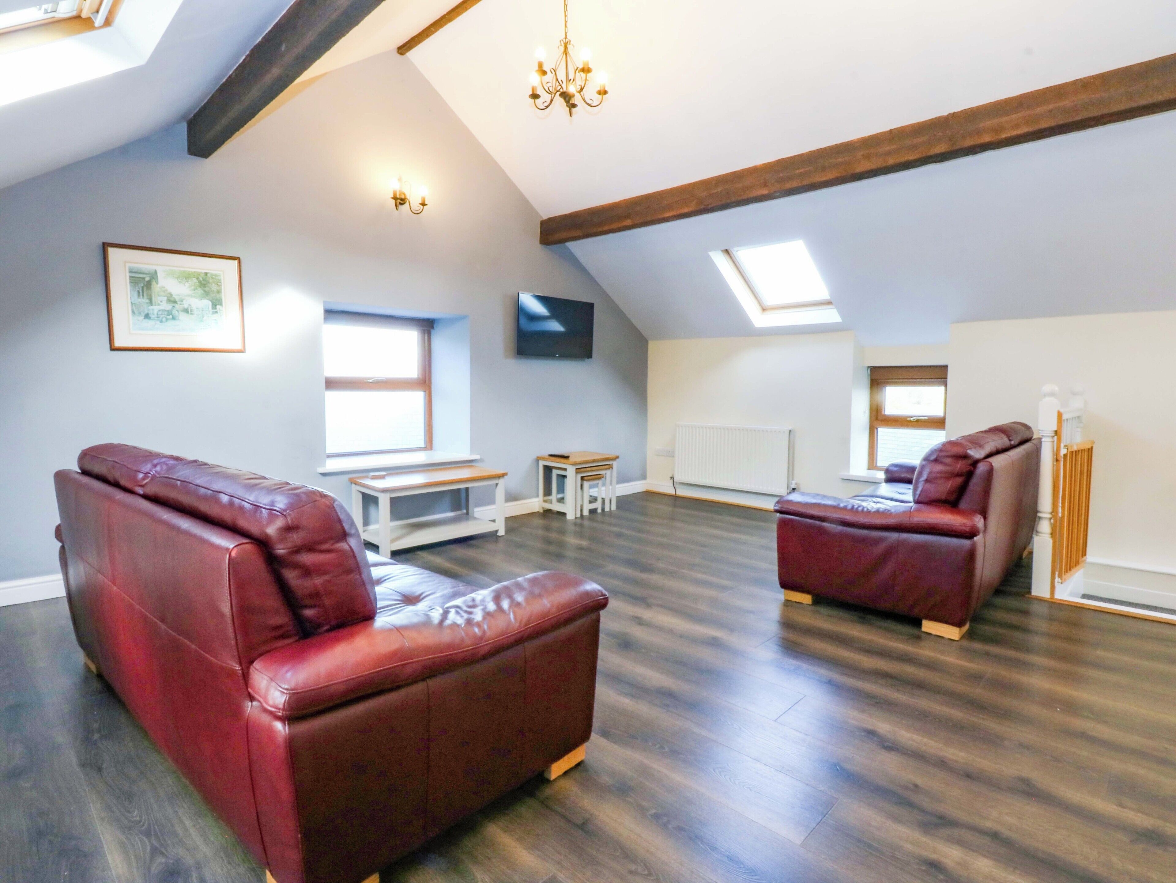 Llofft Yr Yd, Family Friendly, With A Garden In Porthmadog - Porthmadog