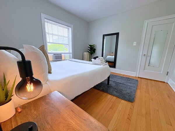 Charming 1br In Evanston - Hinman B3 - Evanston, IL