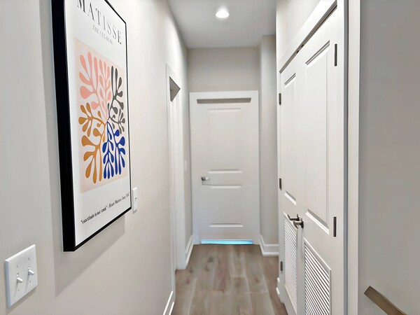 Modern 4br With Parking - Wv Rep 4 - Naperville, IL