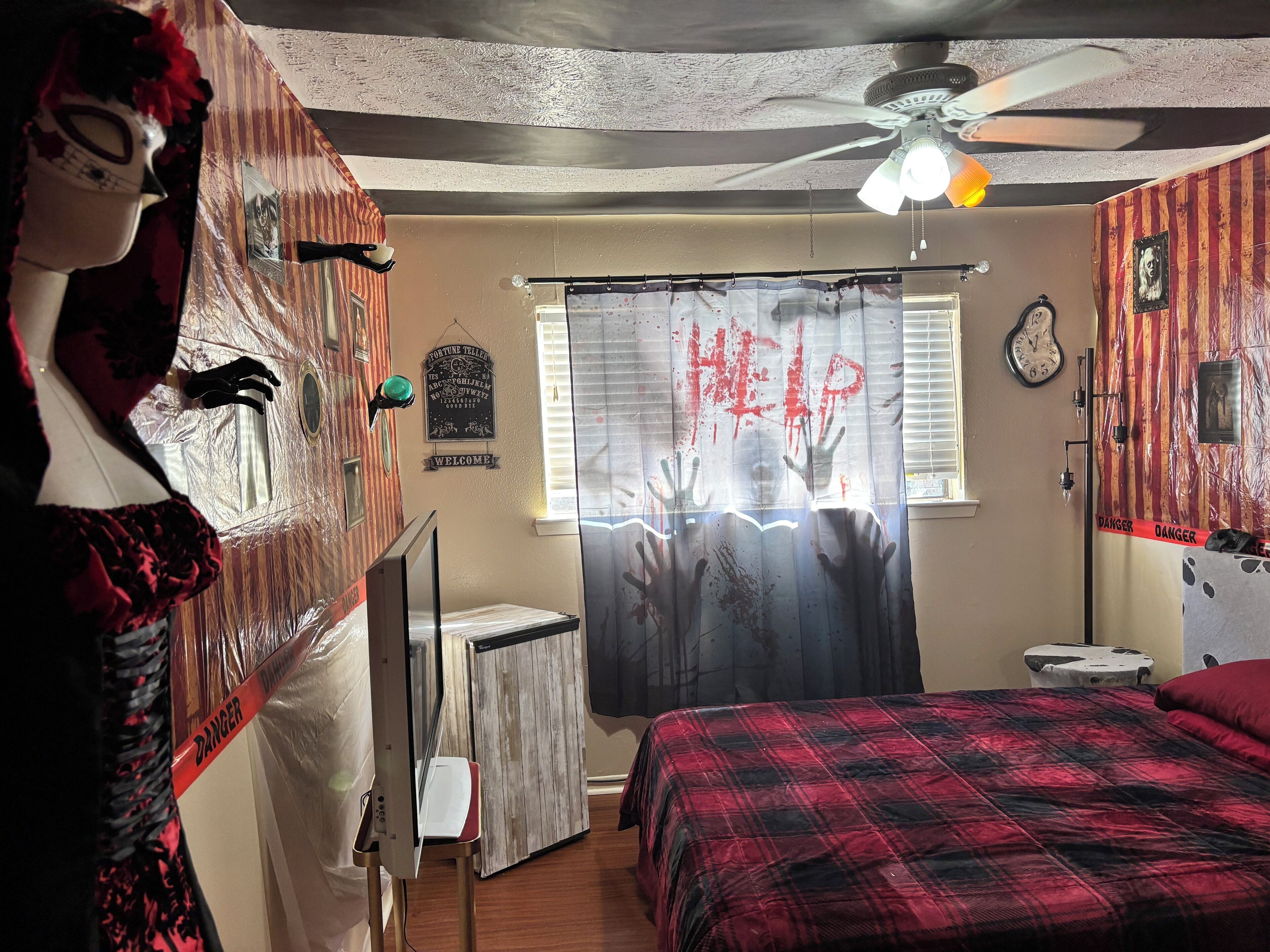 Haunted Private Bedroom Just In Time For Halloween! - Deer Park, TX