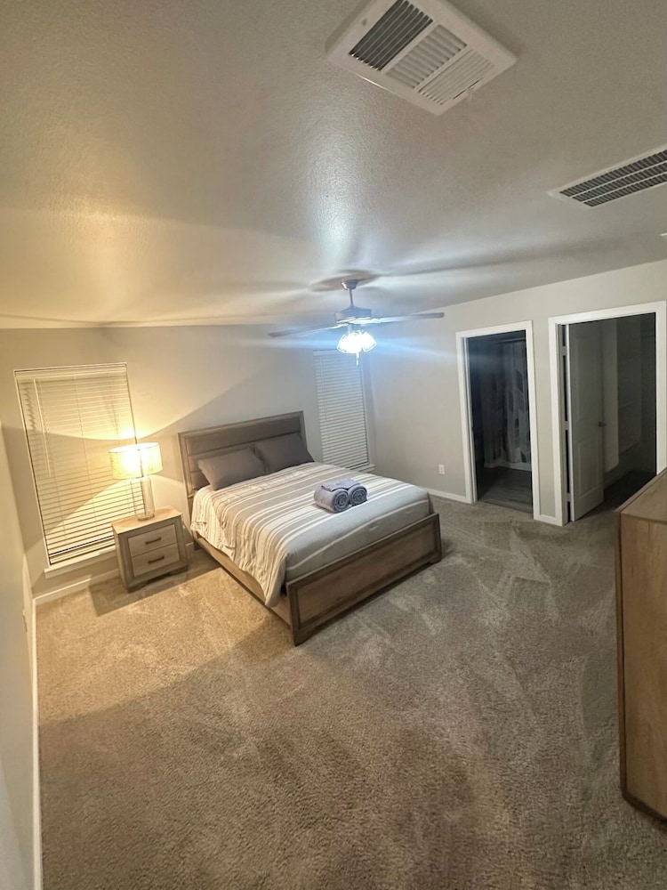 Charming 3-bedroom house in delightful Odessa with AC - Odessa | Vrbo
