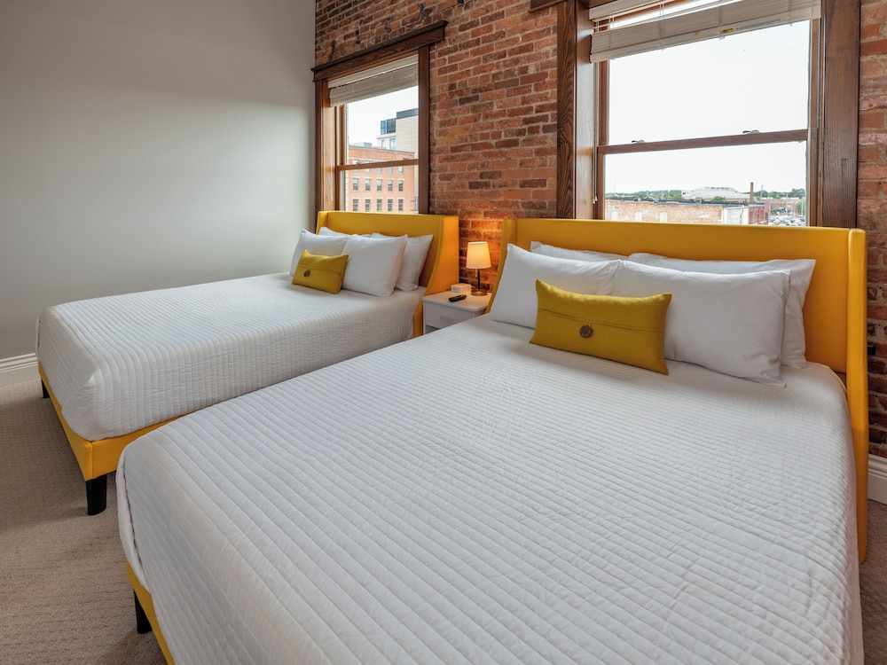 Downtown Luxury Loft, 13-Ft Ceilings, Walkable - Kalamazoo | Vrbo