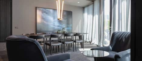 Apartamento, 2 quartos, Vista para a cidade | Lounge