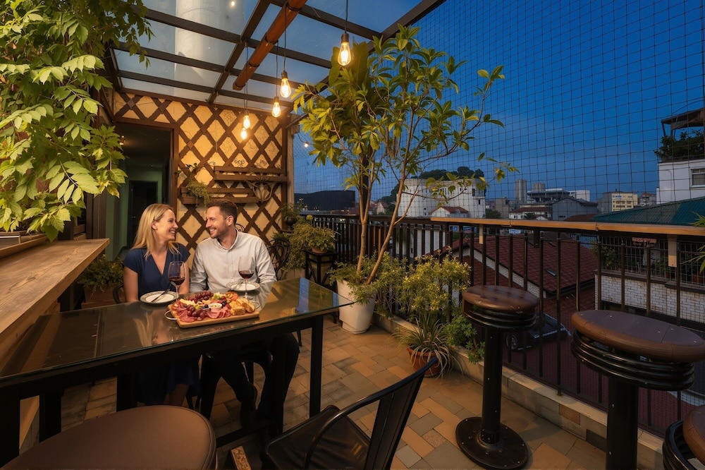 Hanoi Quarter Life Hostel - Hanoi