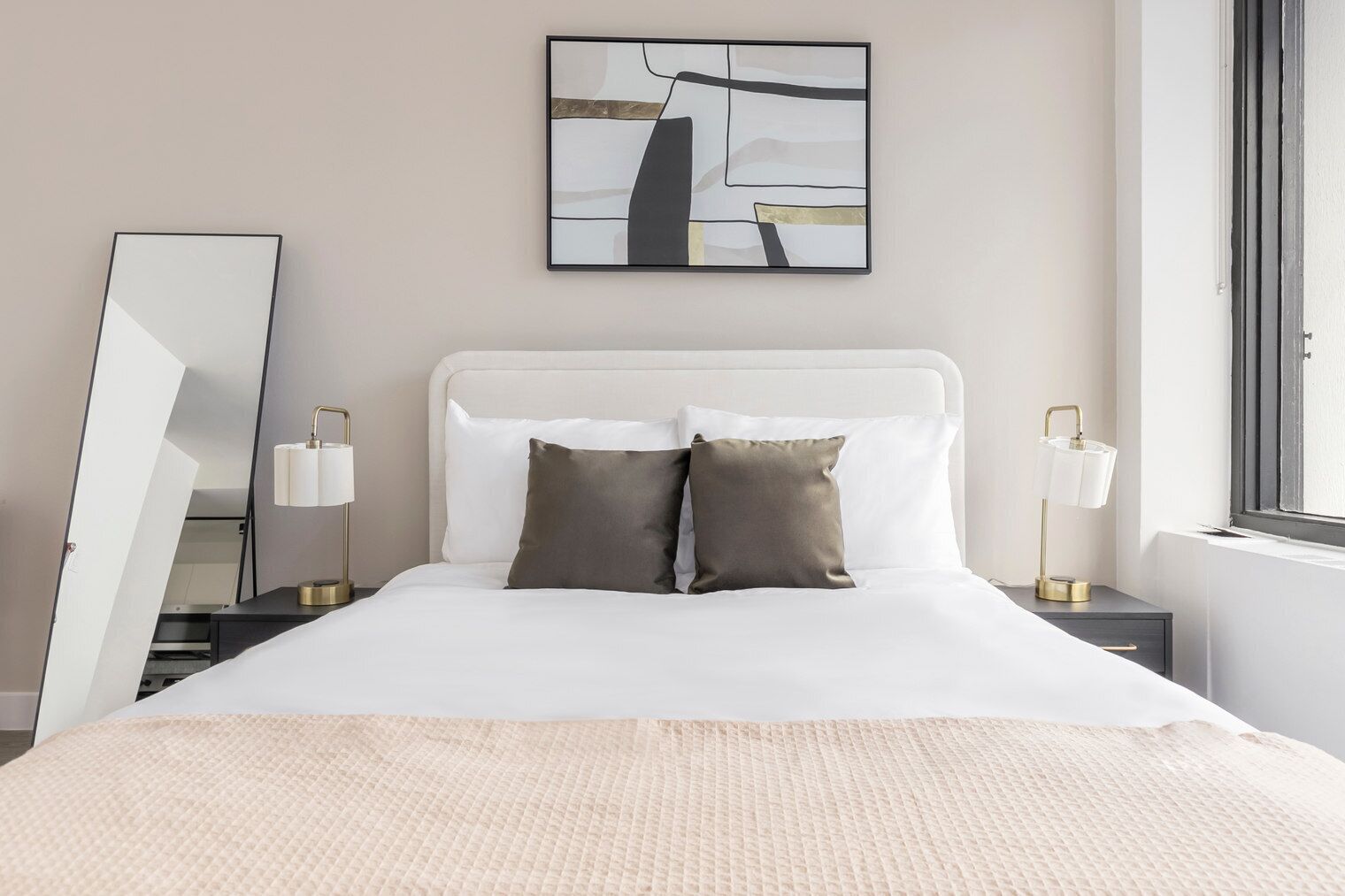 Blueground | Rush & Division, Pool, Nr Millennium Park - Chicago, IL