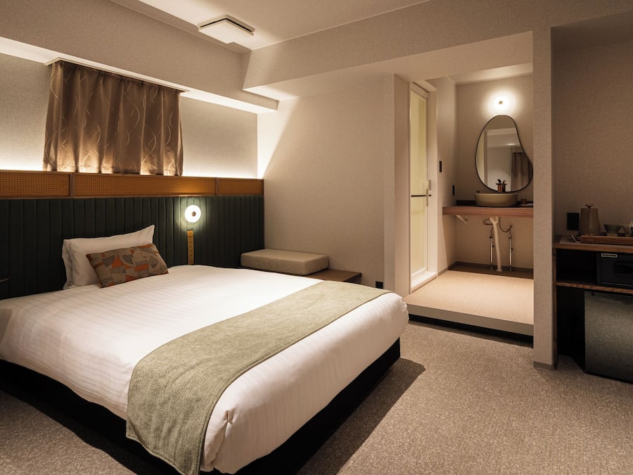 Quarto Twin Deluxe | Cofre no quarto, secretária, cortinas/cortinados opacos