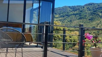 Apartamento Superior, varanda, vista para a montanha | Terraço/pátio interior