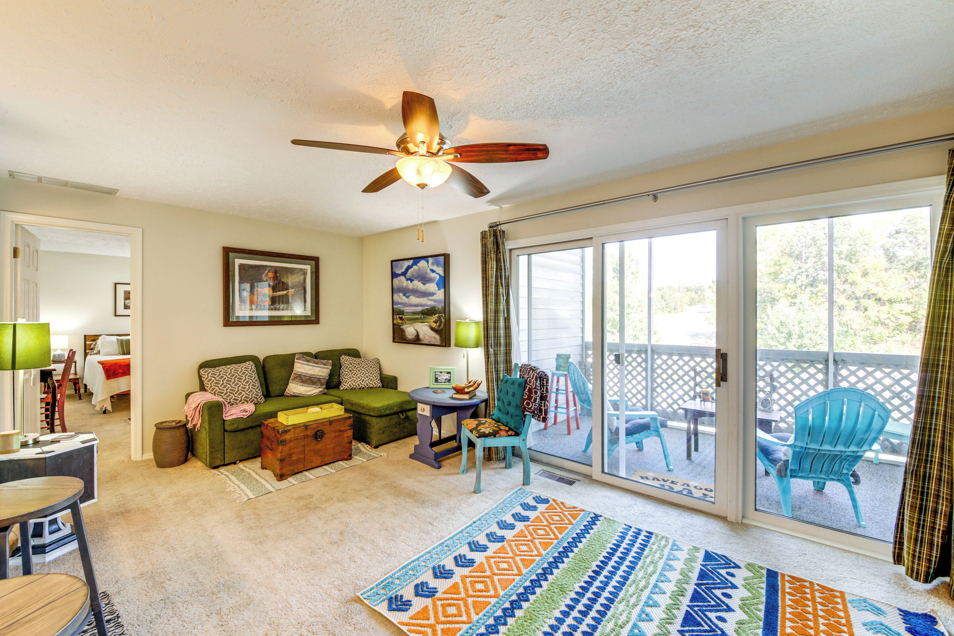 3 Mi To Iu: Dog-friendly Condo W/ Pool Access! - Bloomington, IN