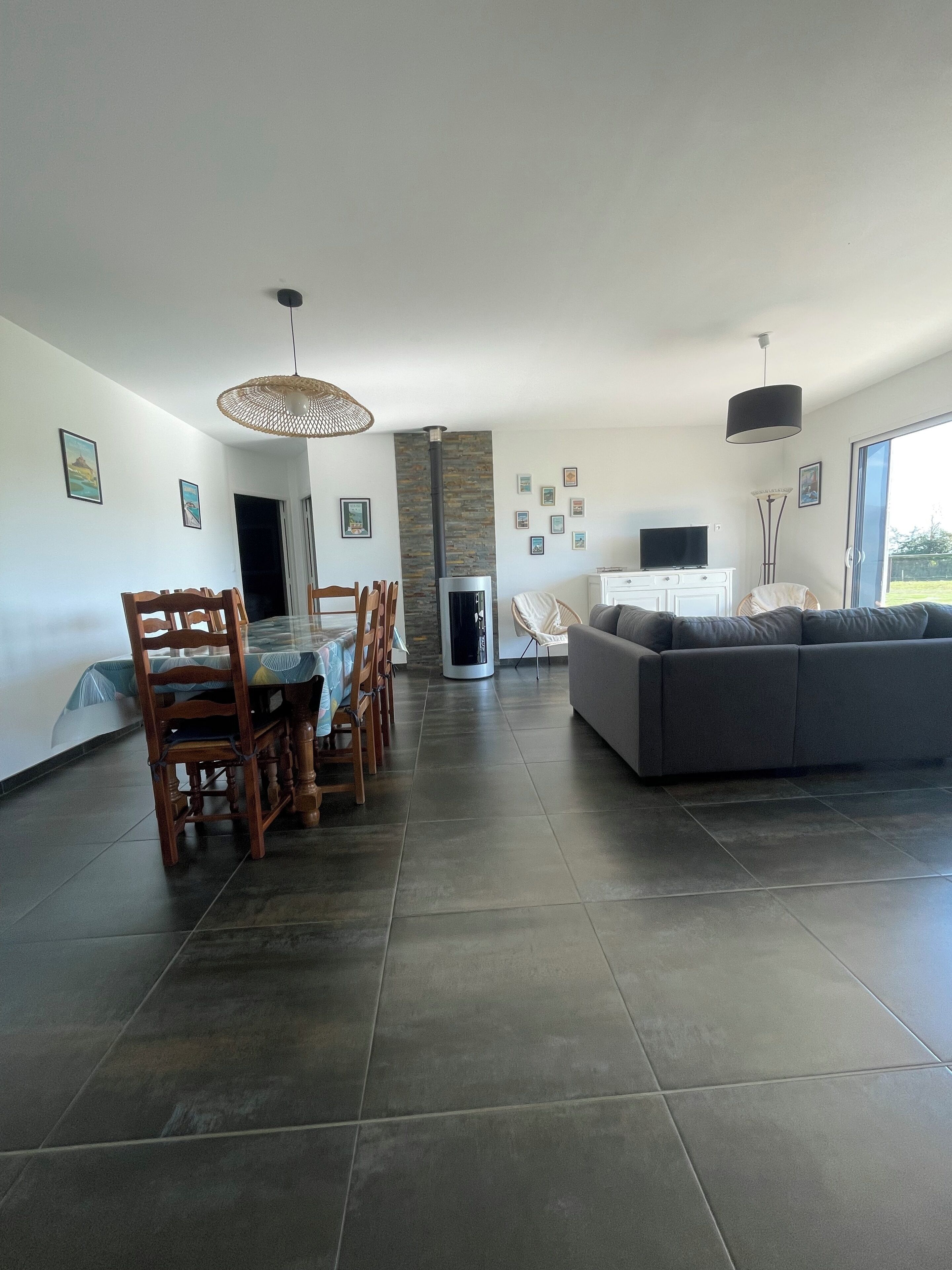 Charming Gîte In Dragey, At The Gateway To The Bay For 10 People - Genêts