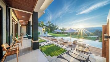 2 piscinas exteriores