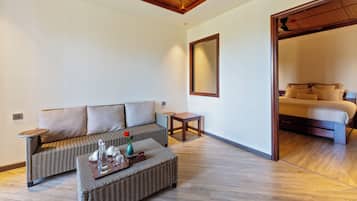 Quarto família, vista para a piscina | Camas com colchões pillow-top, frigobar, cofres nos quartos