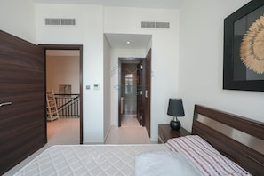 Villa Deluxe, 4 quartos, Vista para a cidade | Cortinas/cortinados opacos, ferro/tábua de engomar, Wi-fi grátis