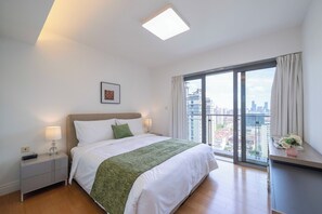 Apartamento Superior, 3 quartos, varanda, Vista para a cidade | Ferro/tábua de engomar, Wi-fi grátis