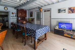 Holiday Home 'Casa De Hilhou, Vallée Du Biros' - In the Heart of the ...