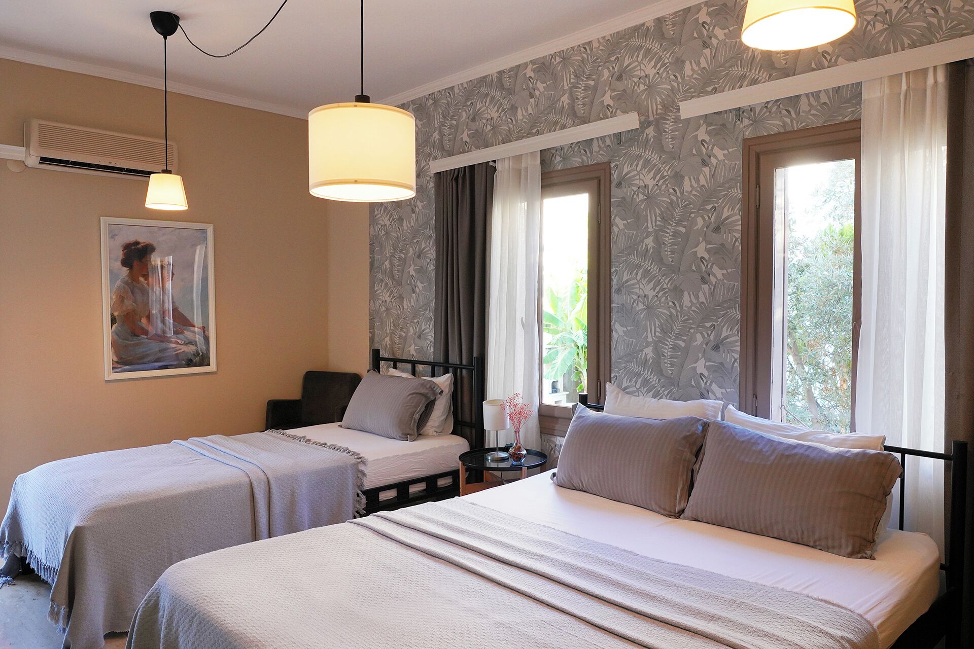 Quarto família | Escrivaninha, espaço de trabalho para notebook, Wi-Fi de cortesia