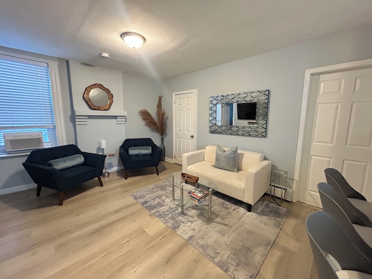 Beautiful Combined 5-bedrooms In Montclair With A 4 Min Walk To Nyc Train - 패터슨