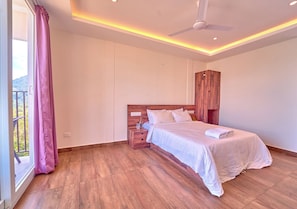 Quarto Deluxe, varanda, vista para a montanha | Vista do quarto