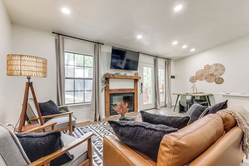 Walk To Table Rock Lake: Updated Cabin W/ Deck! - Mississippi