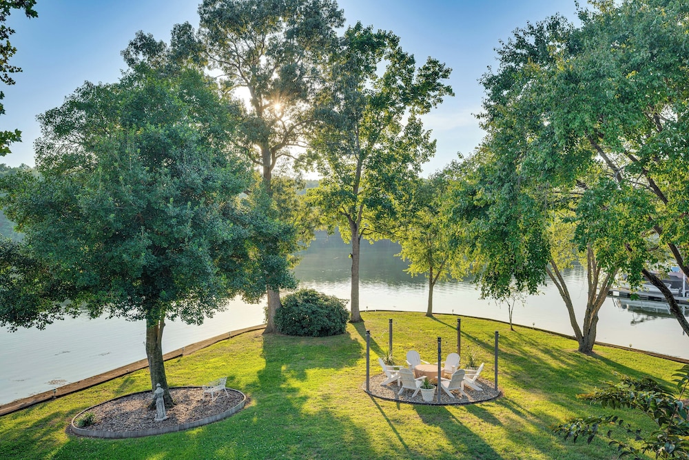 Breathtaking Views & Deck: Badin Lake House! - Tuckertown Reservoir, NC