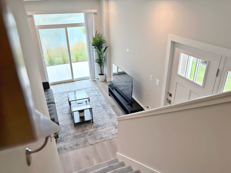 4br Townhouse With Lake View & Parking - Sleeps 10 - Wheaton