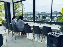 Pequeno-almoço tipo buffet diário incluído 