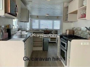 Talheres/pratos/utensílios de cozinha