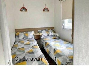 3 quartos, individualmente decorados, individualmente mobiliados