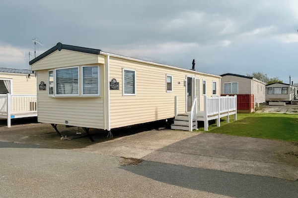 Golden Gate Holiday Centre - Holiday Accommodation 19058 - North Wales
