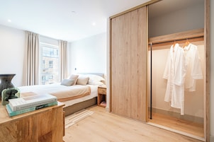Apartamento (2 Bedrooms) | 1 quarto, ferro/tábua de engomar, roupa de cama fornecida 