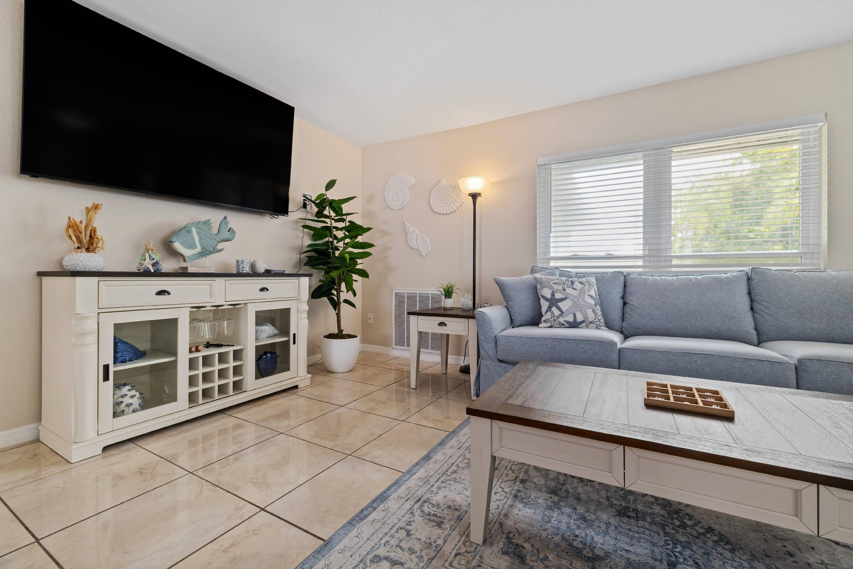 Beachy Bamboo Bungalow - Holiday, FL