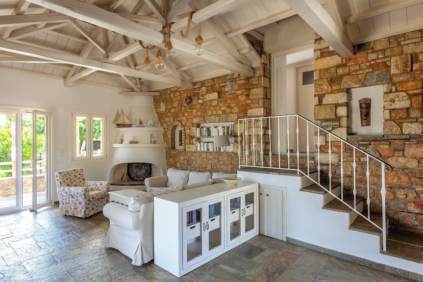 Hibiscus - Trois Chambres Villa, Couchages 6 - Alonissos