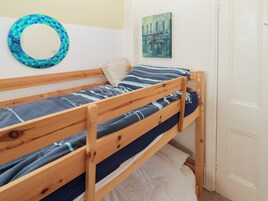 3 quartos, com decoração personalizada, com mobília individualizada 
