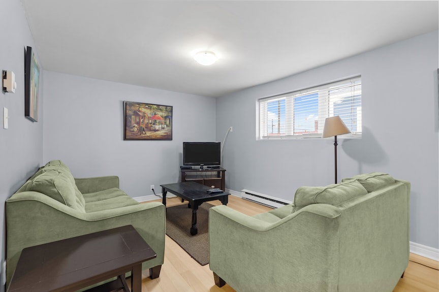 Cozy 2br Loft Fast Wifi Parking - Paradise