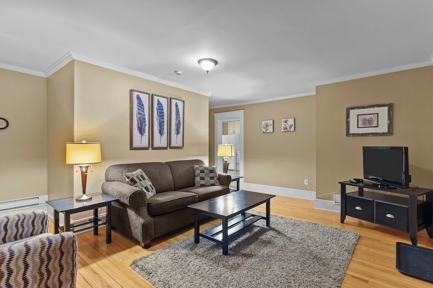 Midstream Modern 2br Wi-fi Parking - Newfoundland and Labrador