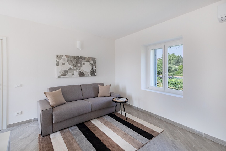 Spacious 2 Bedroom Apartment With Pool - Lake Garda