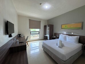 Quarto Standard | Secretária adequada para computadores portáteis, Wi-fi grátis