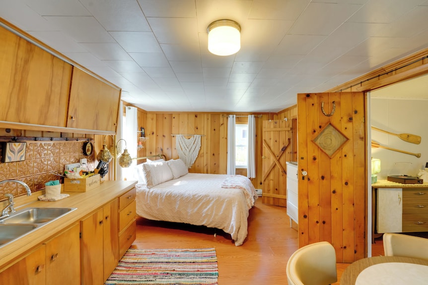 Walk To Beach Access! Chic Port Austin Studio - Port Austin, MI