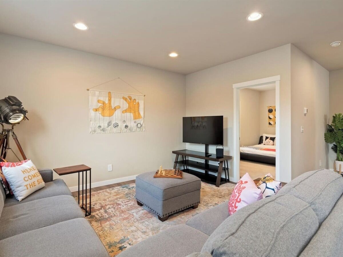 The Nook - Art-filled 3br Tacoma  Nearwright Park + Free Parking - Tacoma, WA