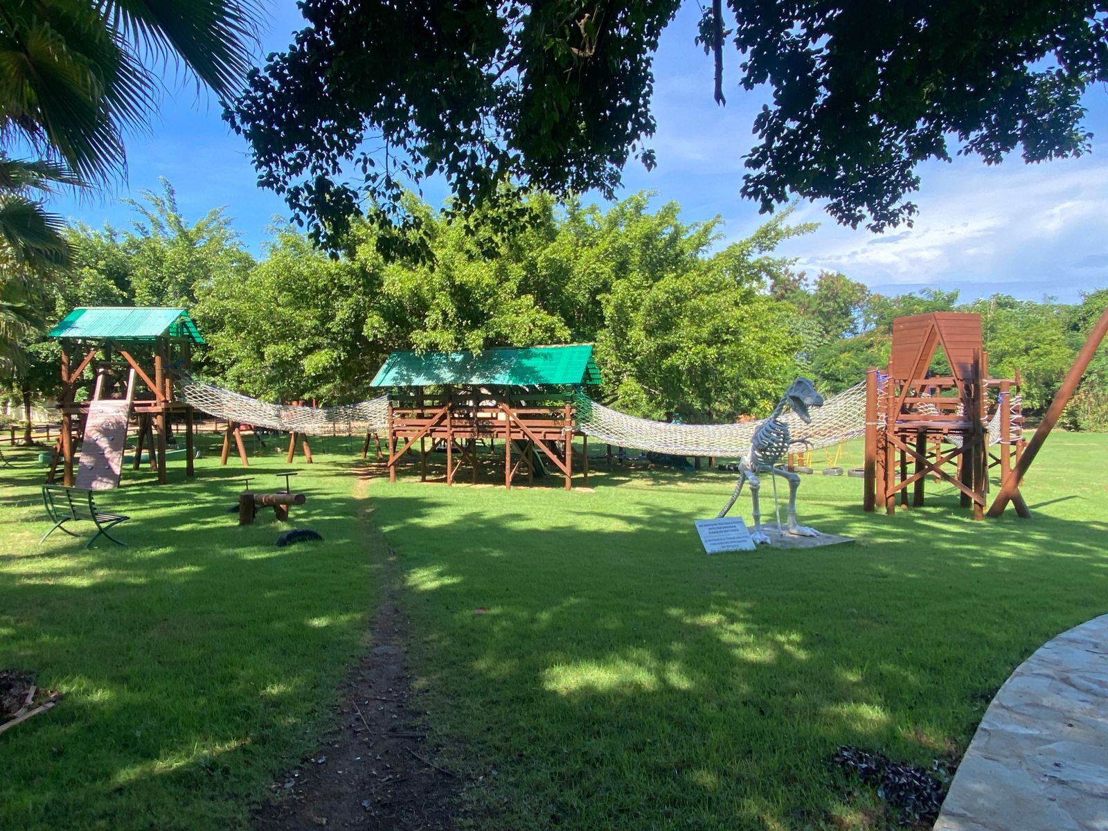 Villa, 5 quartos, acessível, fumadores | Terrenos do alojamento