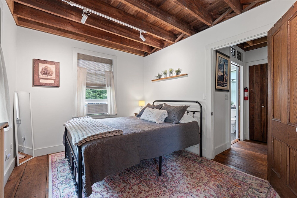 79th on Main: Restored Barn in the Finger Lakes - Trumansburg | Stayz