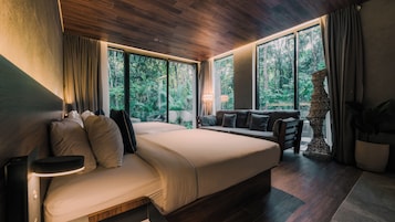 Deluxe Suite with Garden | Escrivaninha, espaço de trabalho para notebook, Wi-Fi de cortesia